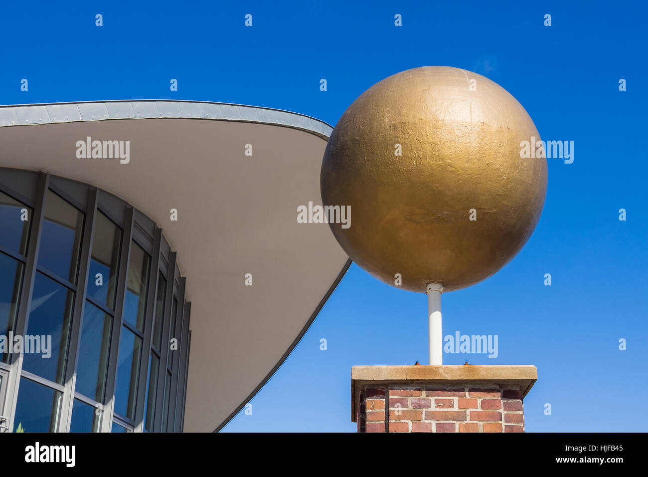 sculpture of the sun Stock Photo - Alamy