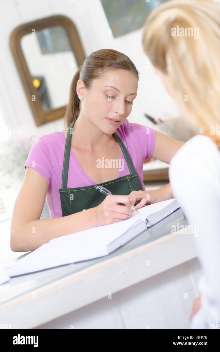 Bulk orders hi-res stock photography and images - Alamy