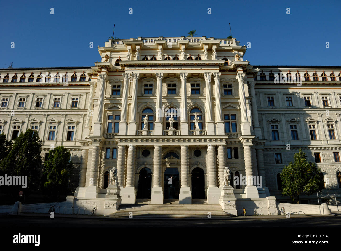 Justice shines hi-res stock photography and images - Alamy