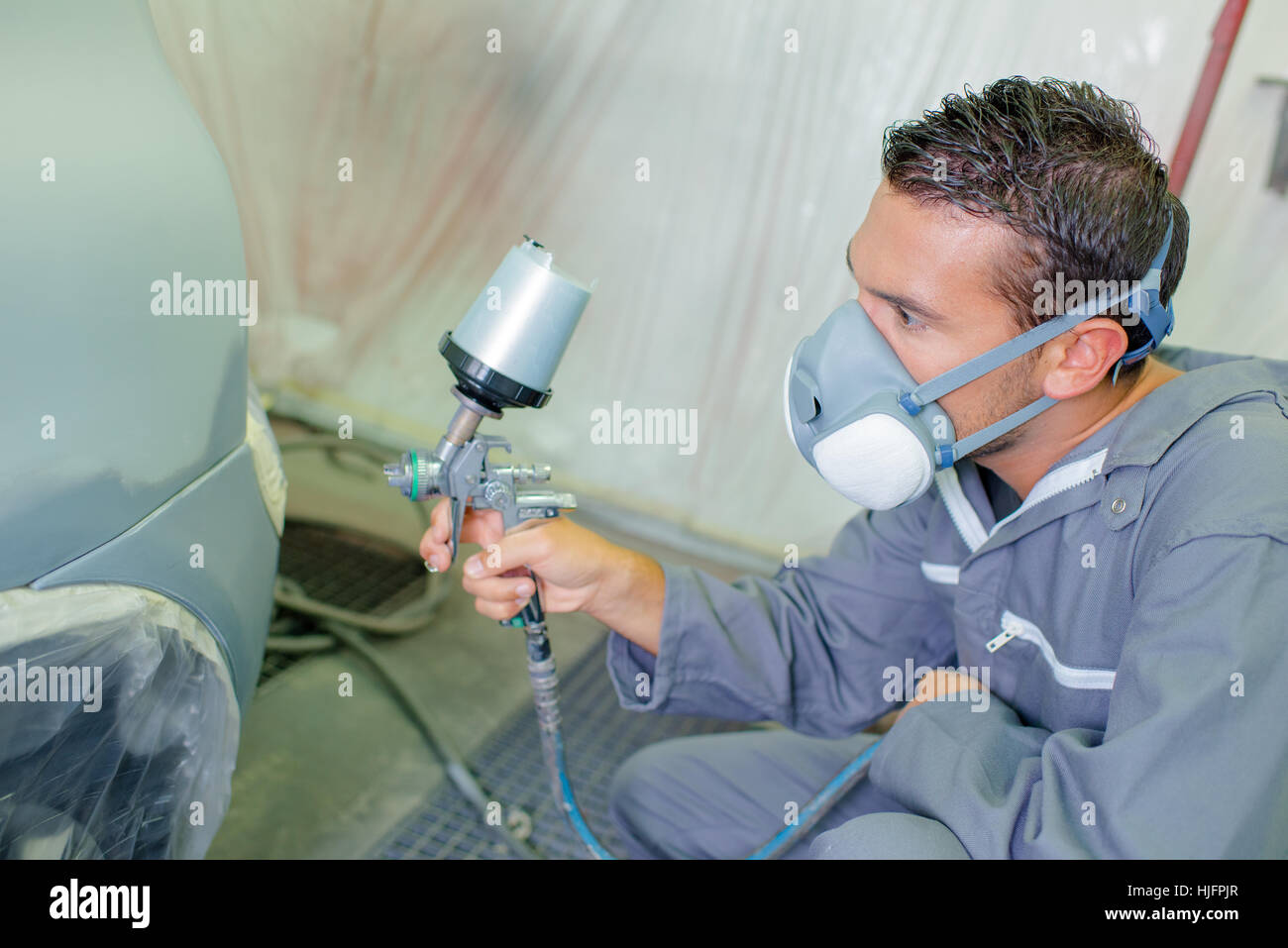 Spray paint booth hi-res stock photography and images - Alamy