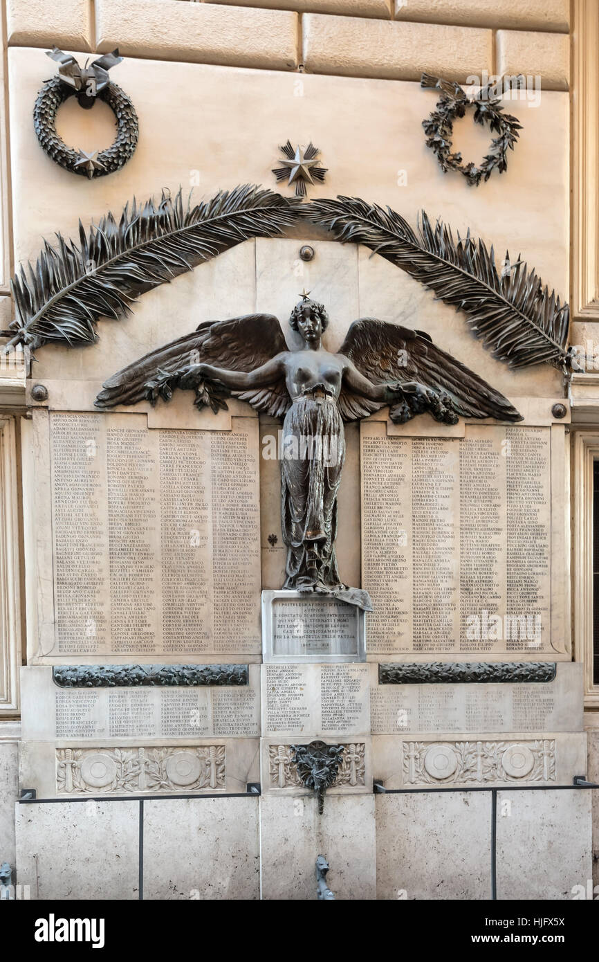 Sculpture on wall rome hi-res stock photography and images - Alamy