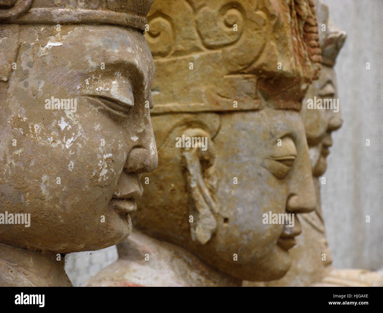 Chinese statue heads hi-res stock photography and images - Alamy