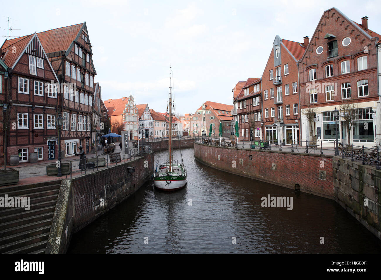 Old moat residential buildings hi-res stock photography and images - Alamy
