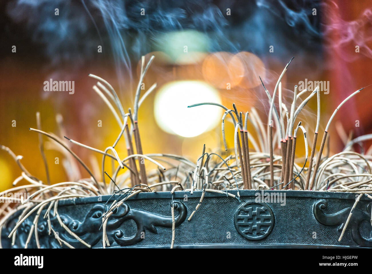 Smoking altar hi-res stock photography and images - Alamy