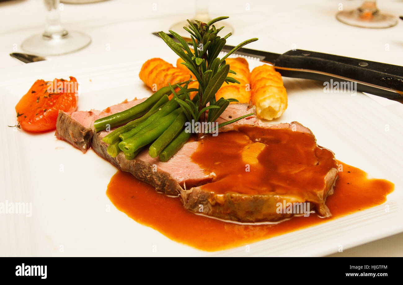 plate, rare, food, dish, meal, supper, dinner, potatoes, rosemary ...
