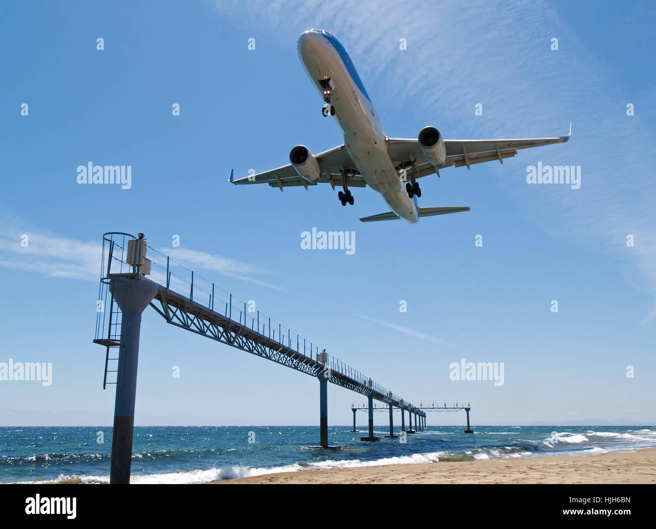 Lanzarote aircraft landing hi-res stock photography and images - Alamy