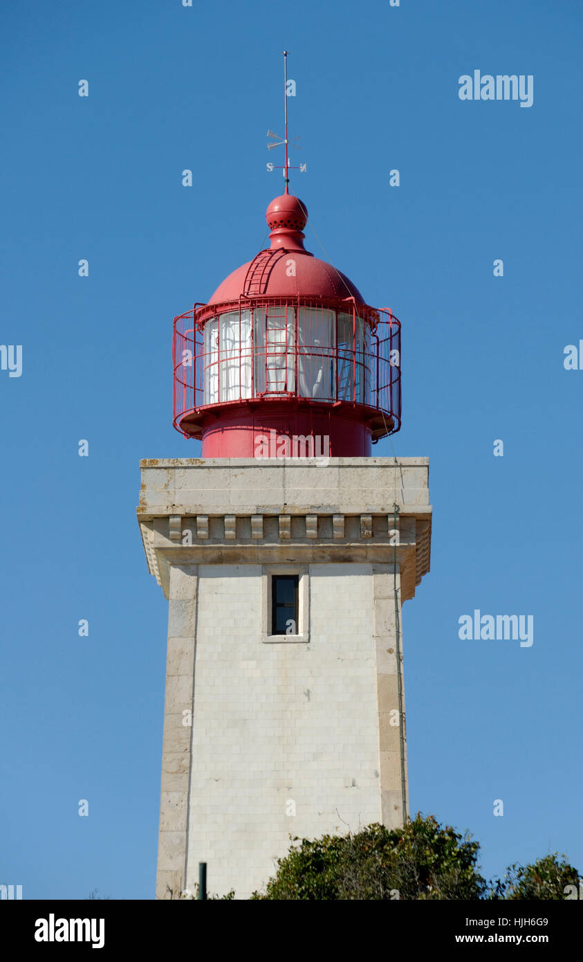 lighthouse alfanzina in the algarve Stock Photo - Alamy