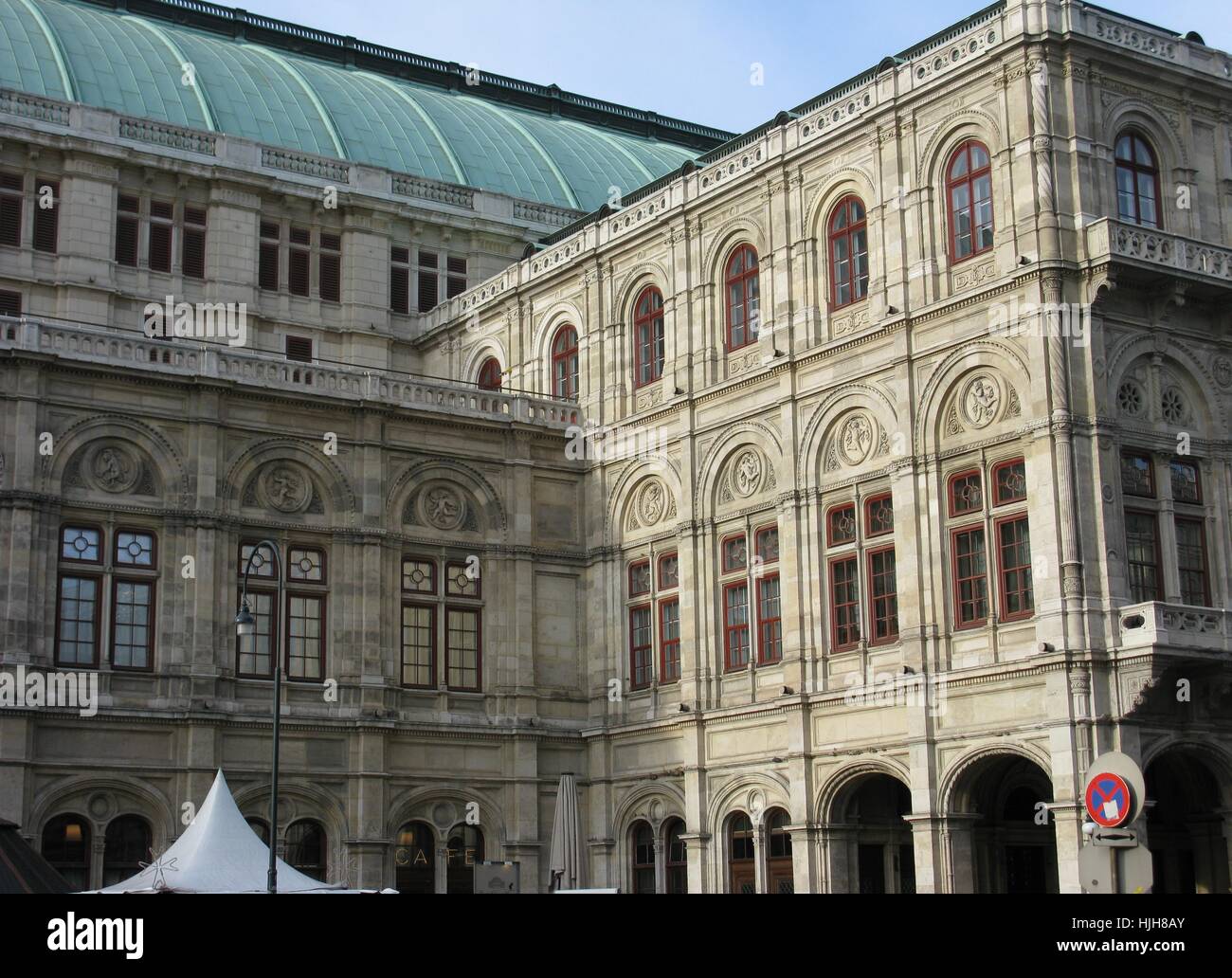 vienna opera house Stock Photo - Alamy