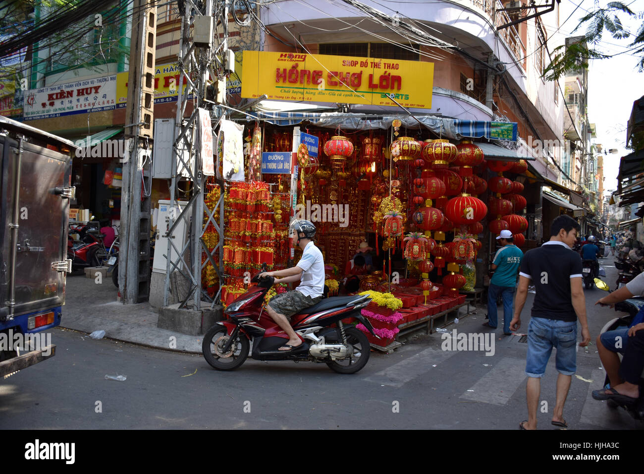 Small shops on the streets of the Chinese District, Ho Chi Minh City ...