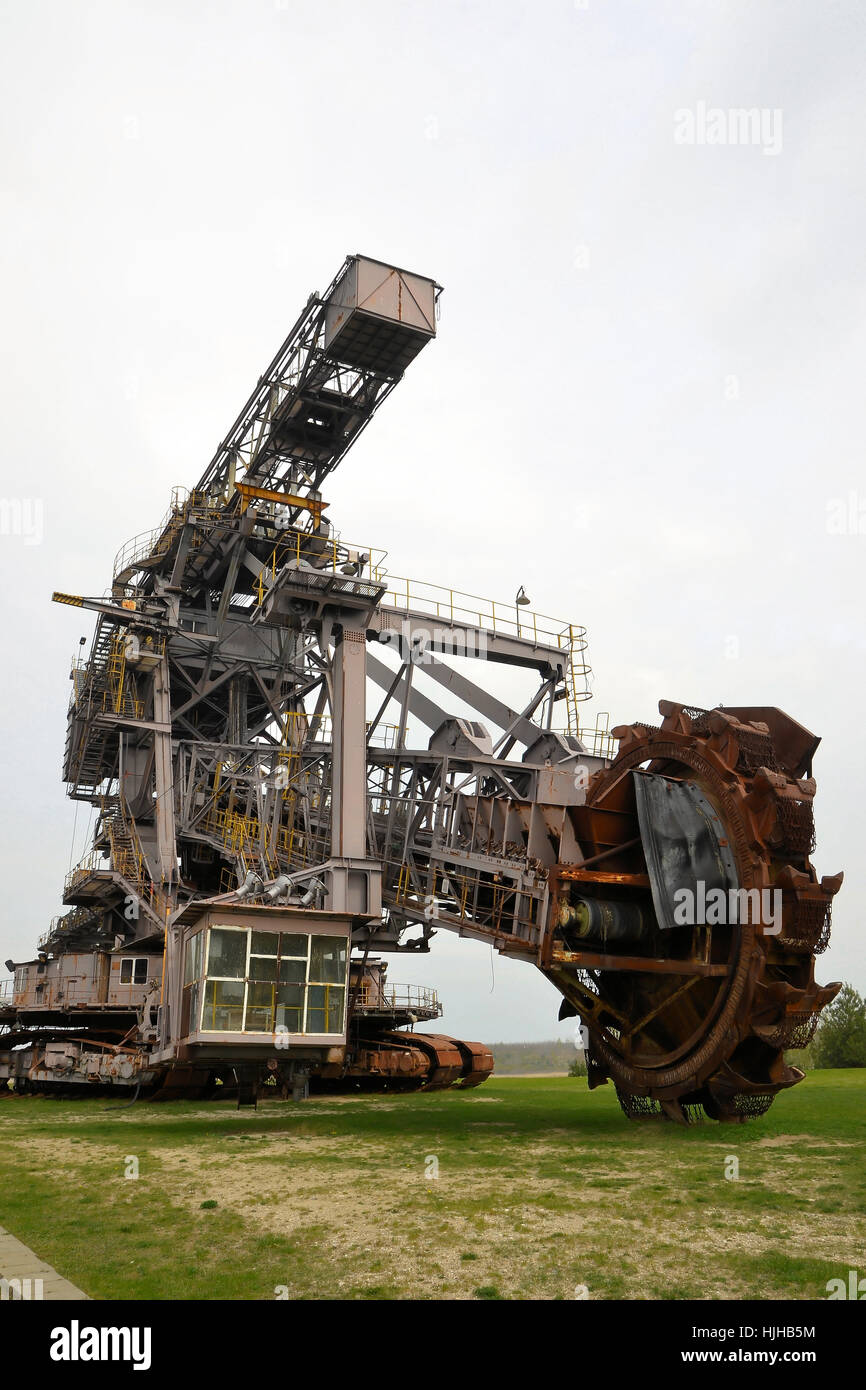 engineering, engine, drive, motor, steel, dredger, surface mining, mine ...