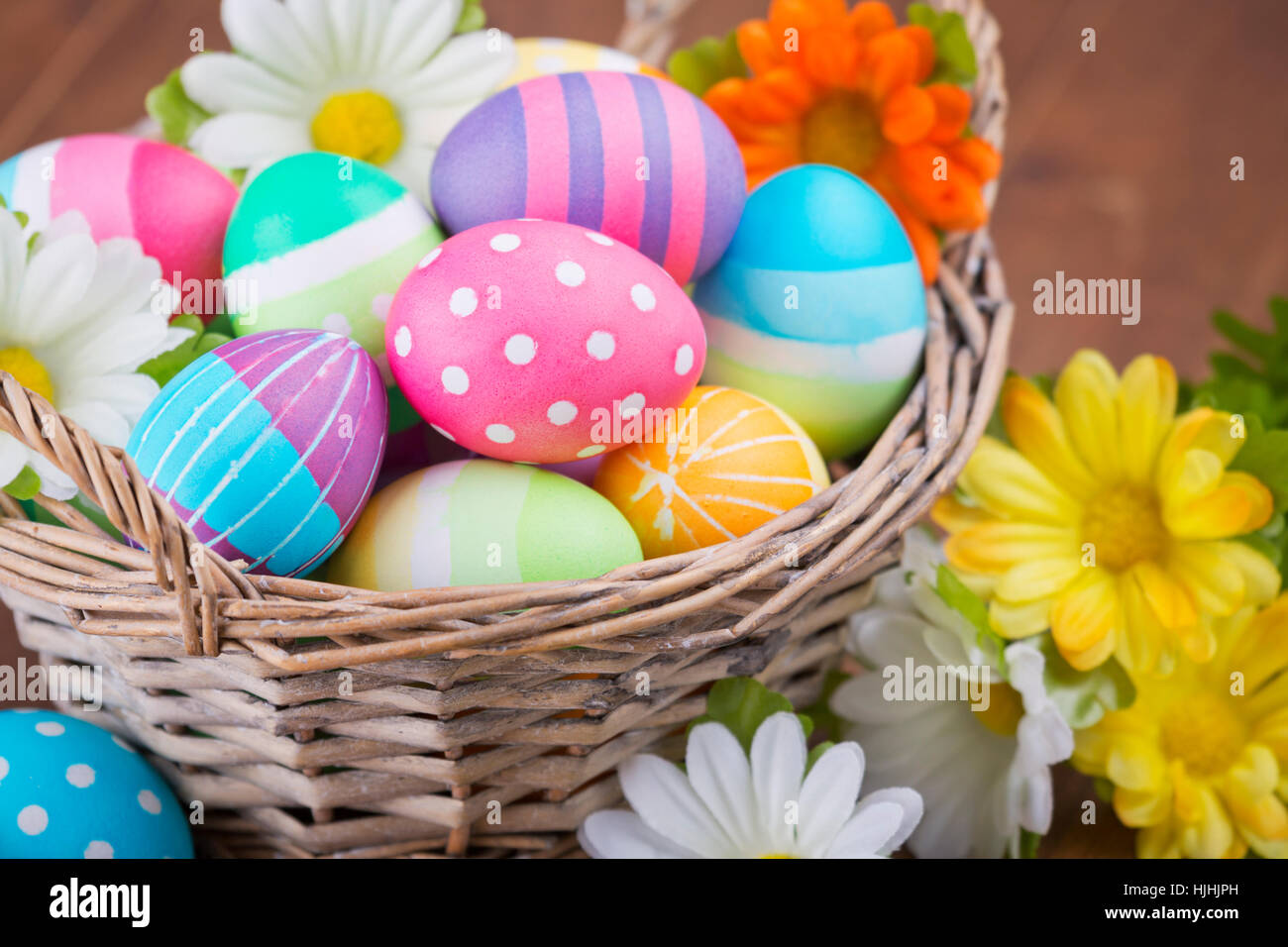 Basket of egg hi-res stock photography and images - Alamy