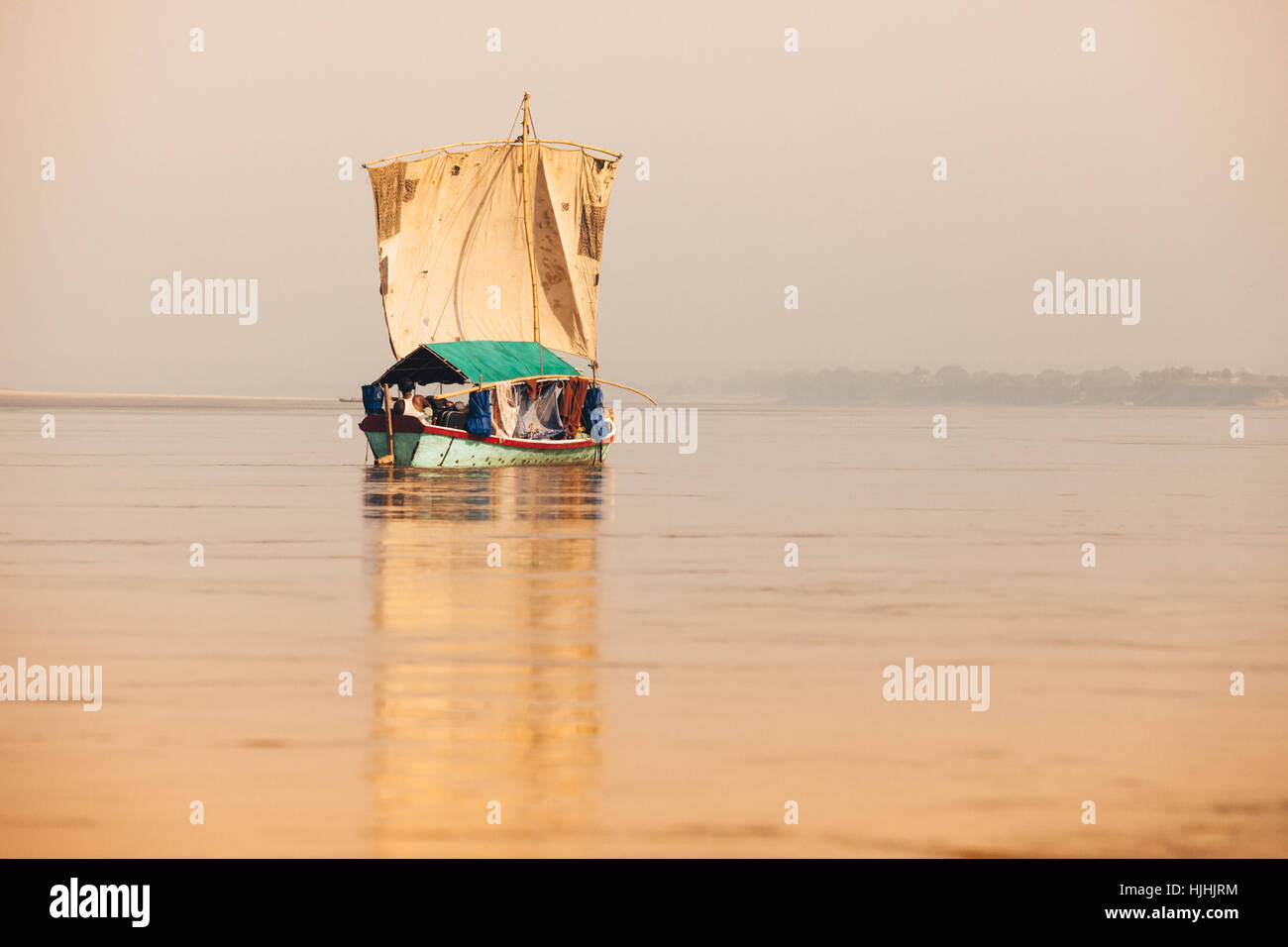 Boat sail india hi-res stock photography and images - Alamy