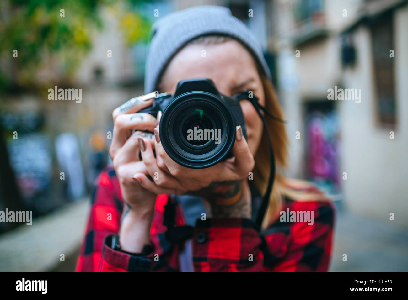 Woman taking a picture of viewer hi-res stock photography and images ...