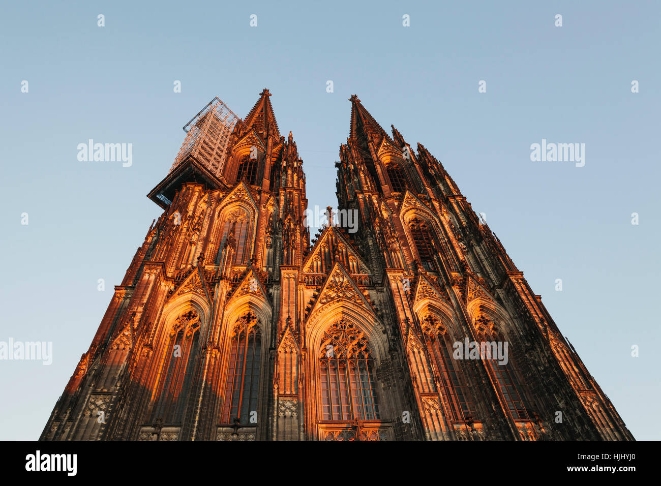 Cologne cathedral with scaffold hi-res stock photography and images - Alamy