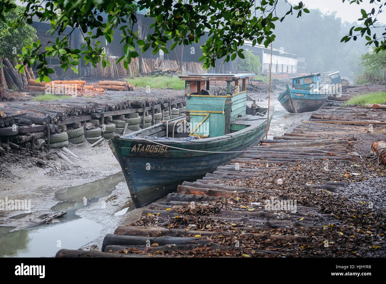 Vector industrial building factory hi-res stock photography and images ...