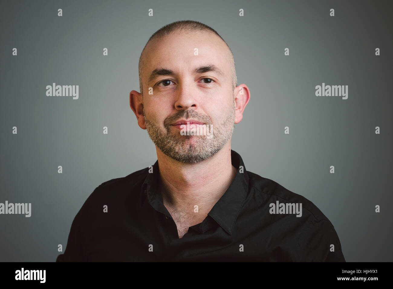Portrait of confident man Stock Photo - Alamy