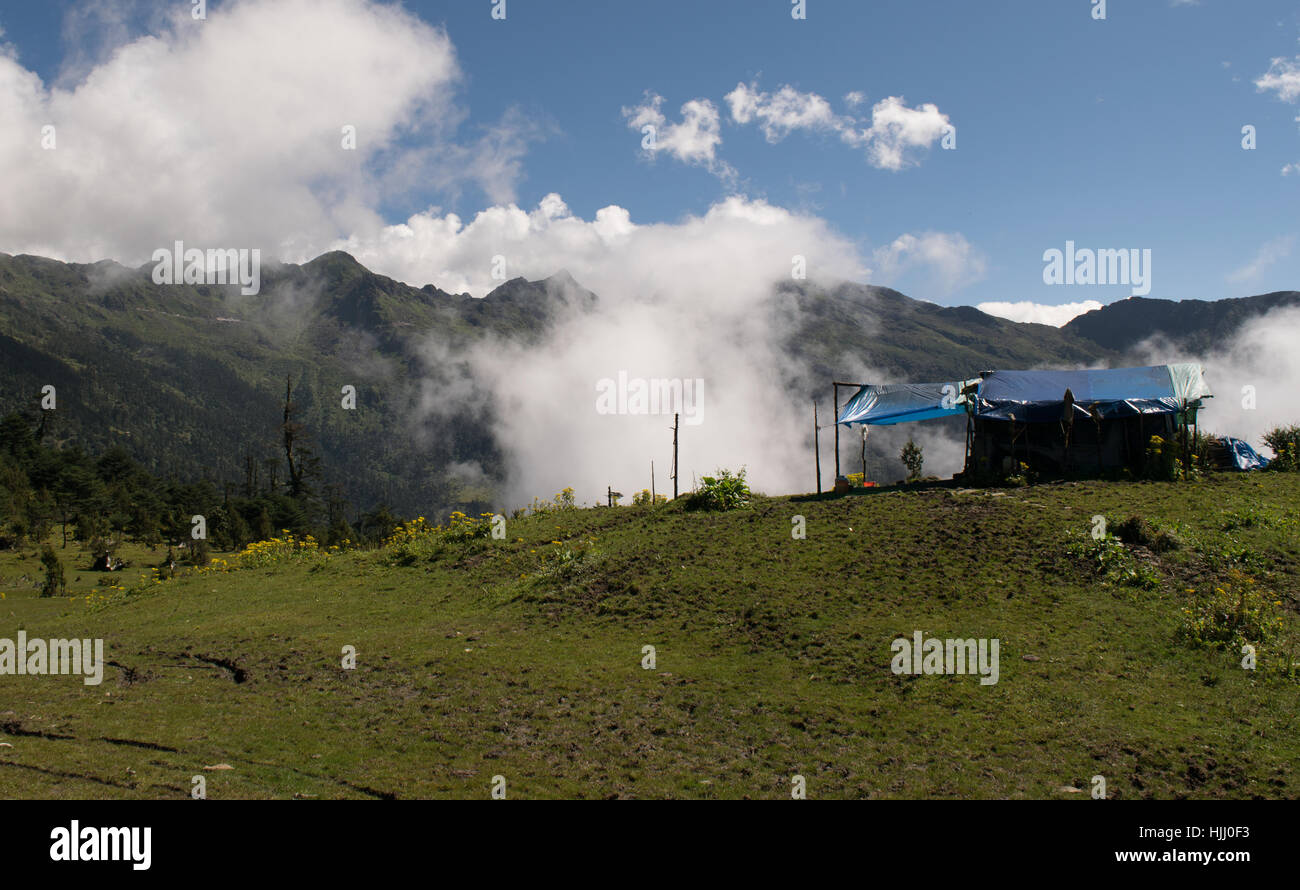 herder hut in himalayas Stock Photo - Alamy