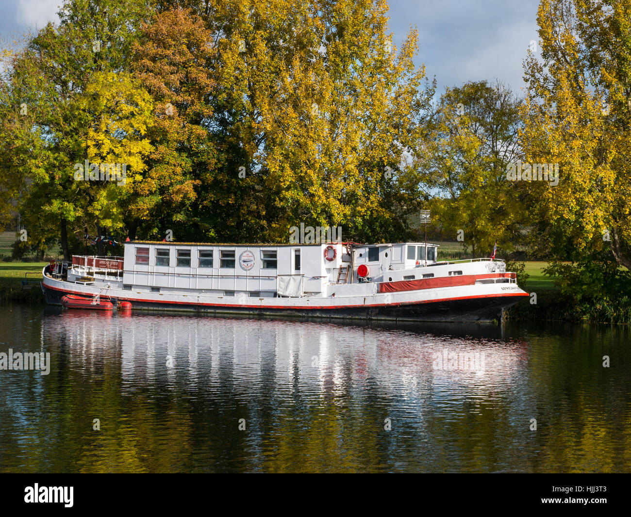 The African Queen Hotel Mapledurham Estate, Reading, Oxfordshire ...