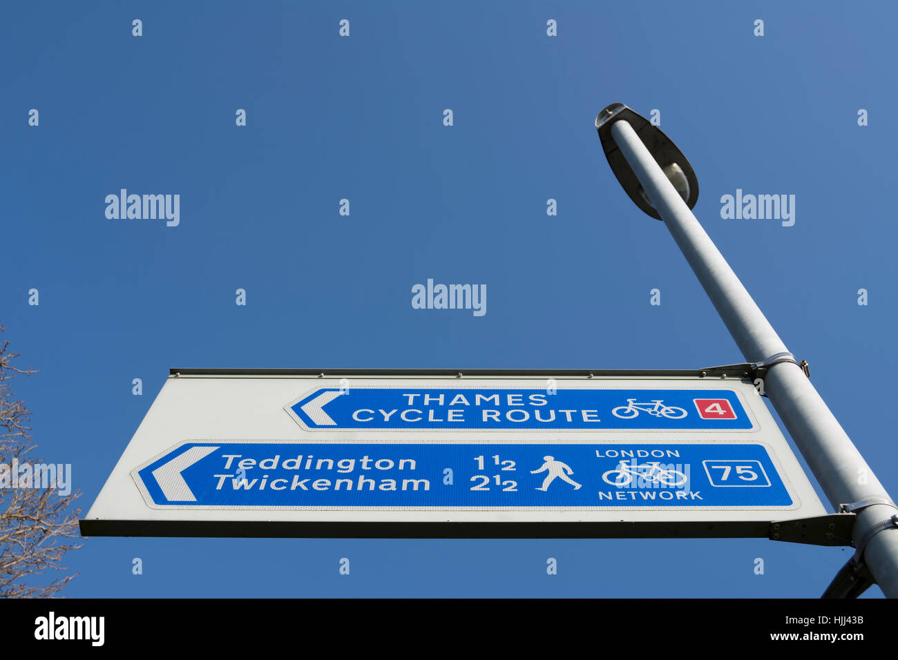 signs for the thames cycle route and london cycle network with ...