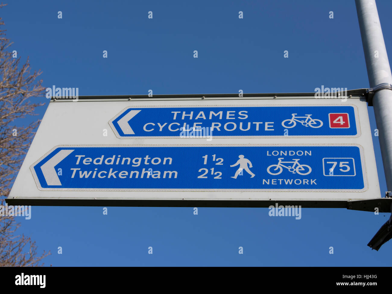 signs for the thames cycle route and london cycle network with ...