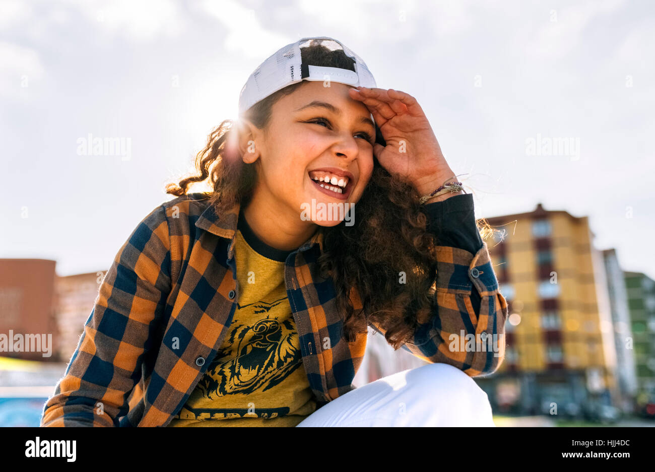 Girl wearing baseball cap hi-res stock photography and images - Alamy