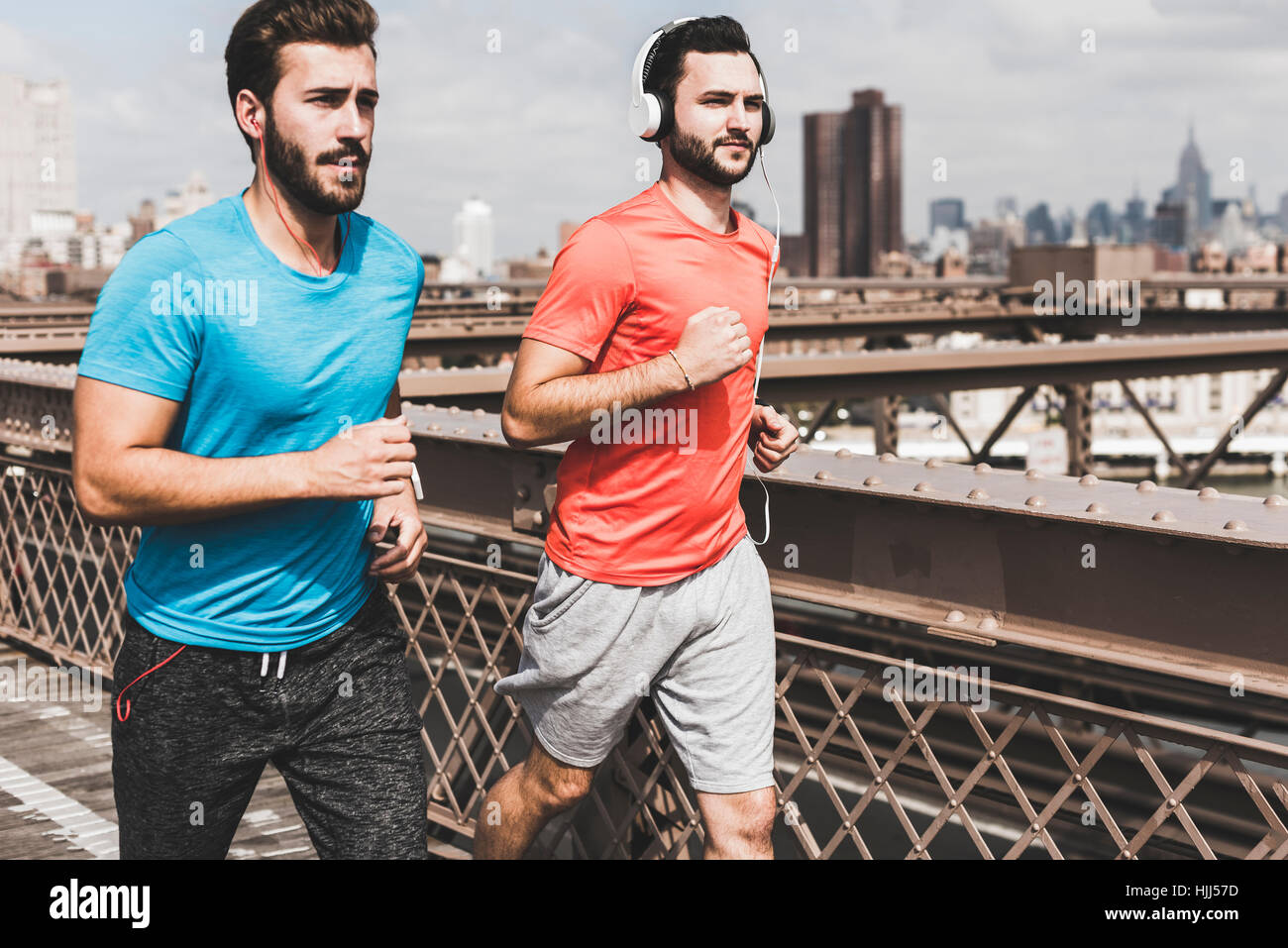 Two men running brooklyn brige hi-res stock photography and images - Alamy