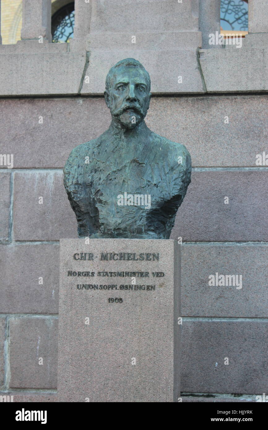 Christian Michelsen statue in front of the Norwegian parliament ...