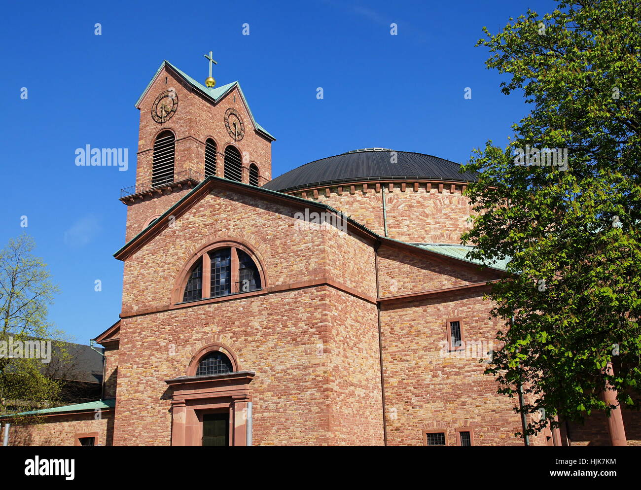 church, monument, pillar, steeple, style of construction, architecture ...