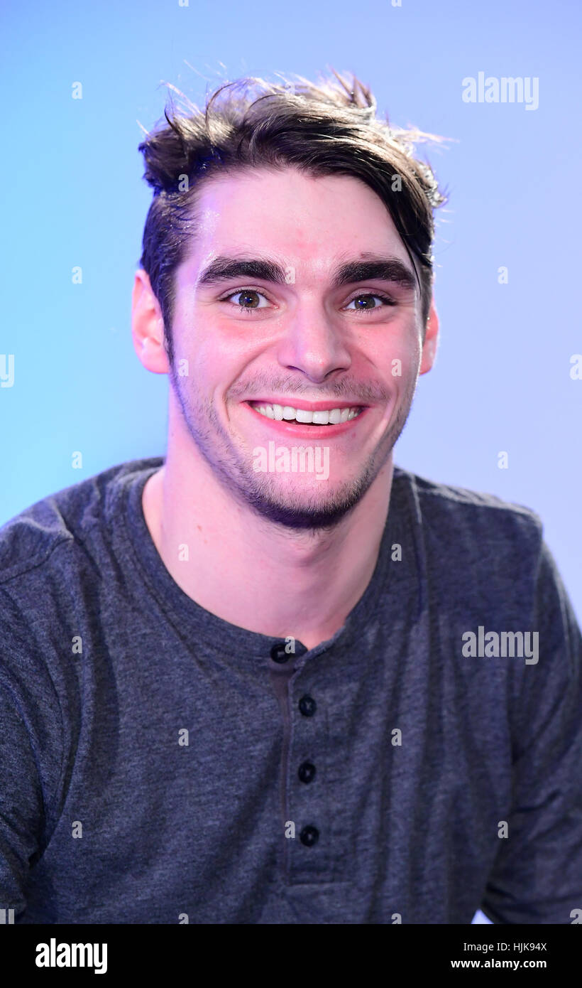 Breaking bad star rj mitte speaking hi-res stock photography and images ...