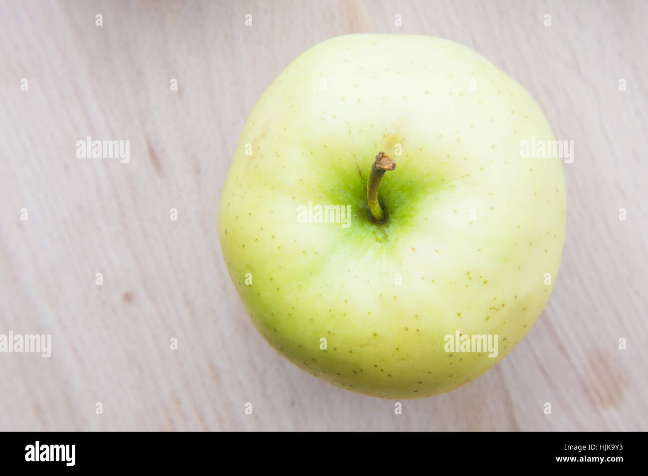 Apple green and yellow hi-res stock photography and images - Alamy