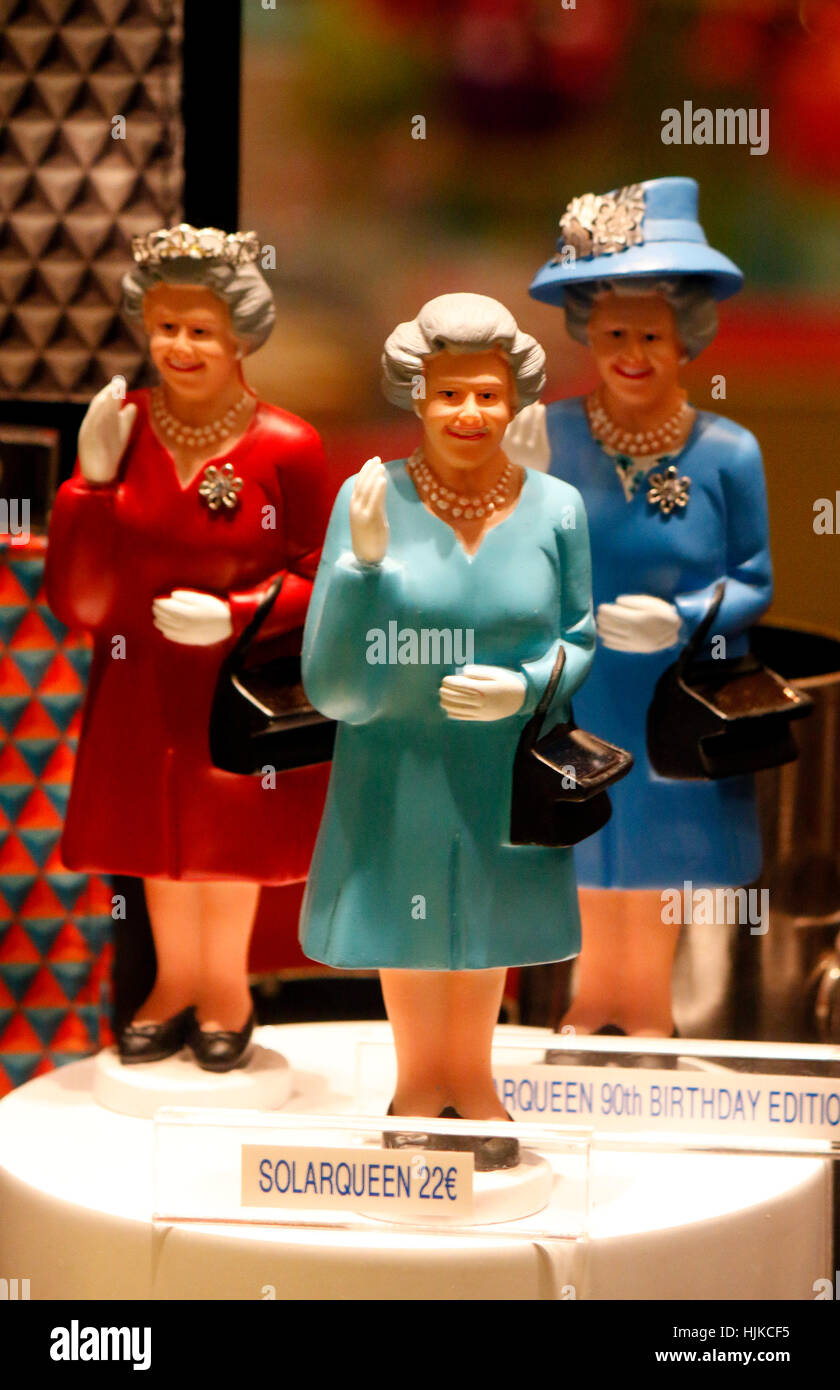 Bust of queen elizabeth hi-res stock photography and images - Alamy