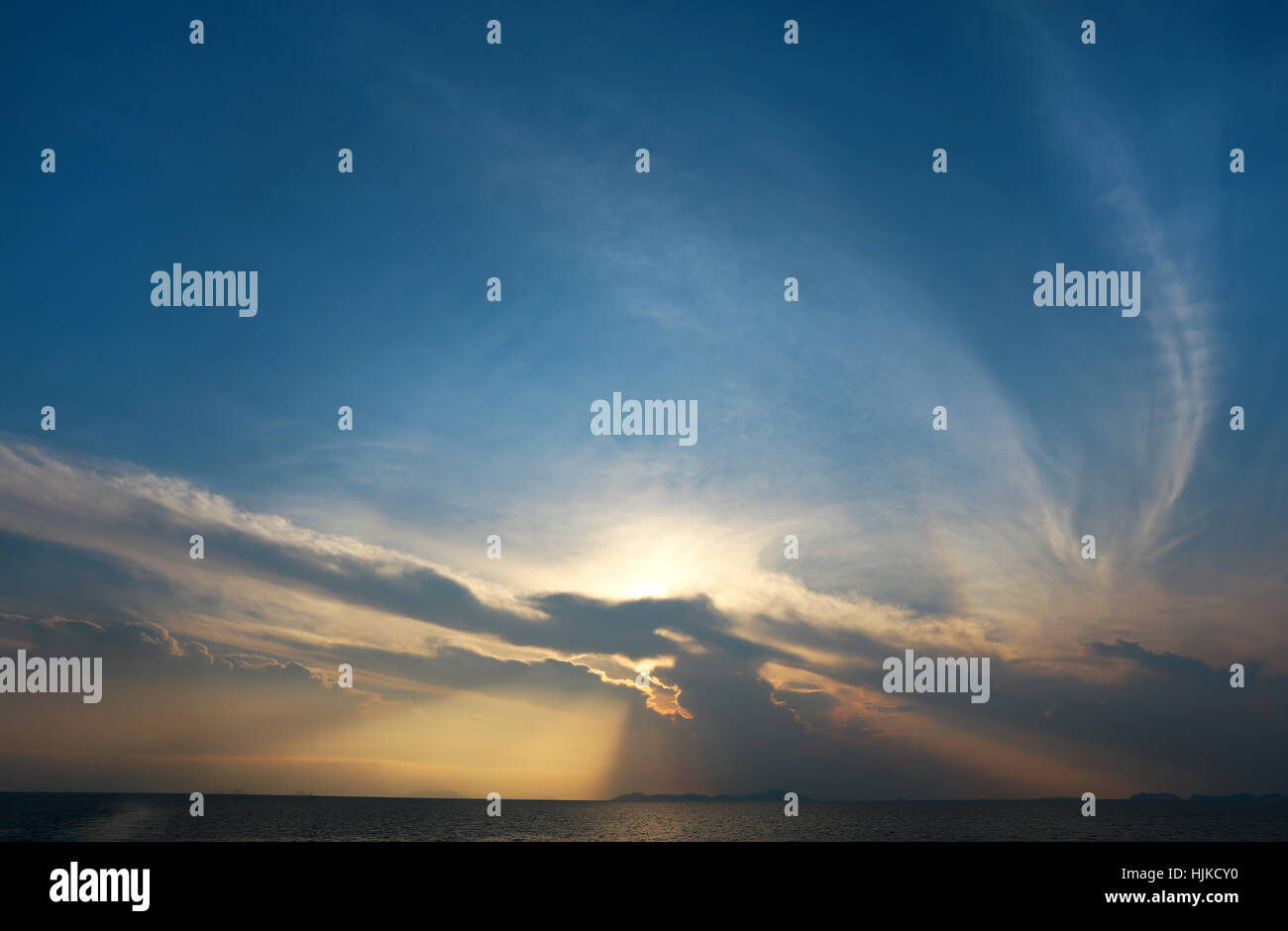 Photos bright sunset Stock Photo - Alamy