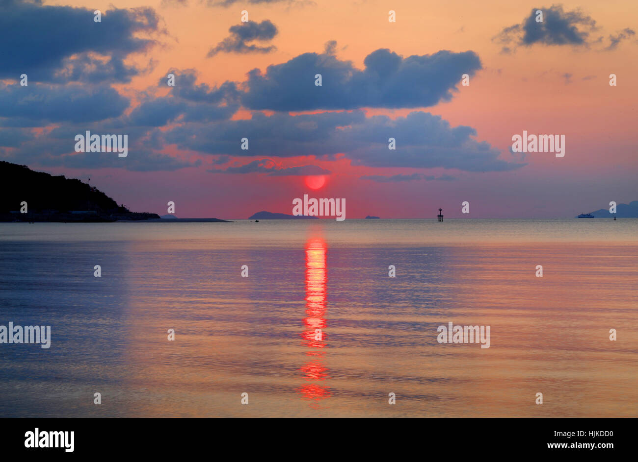Photos bright sunset Stock Photo - Alamy
