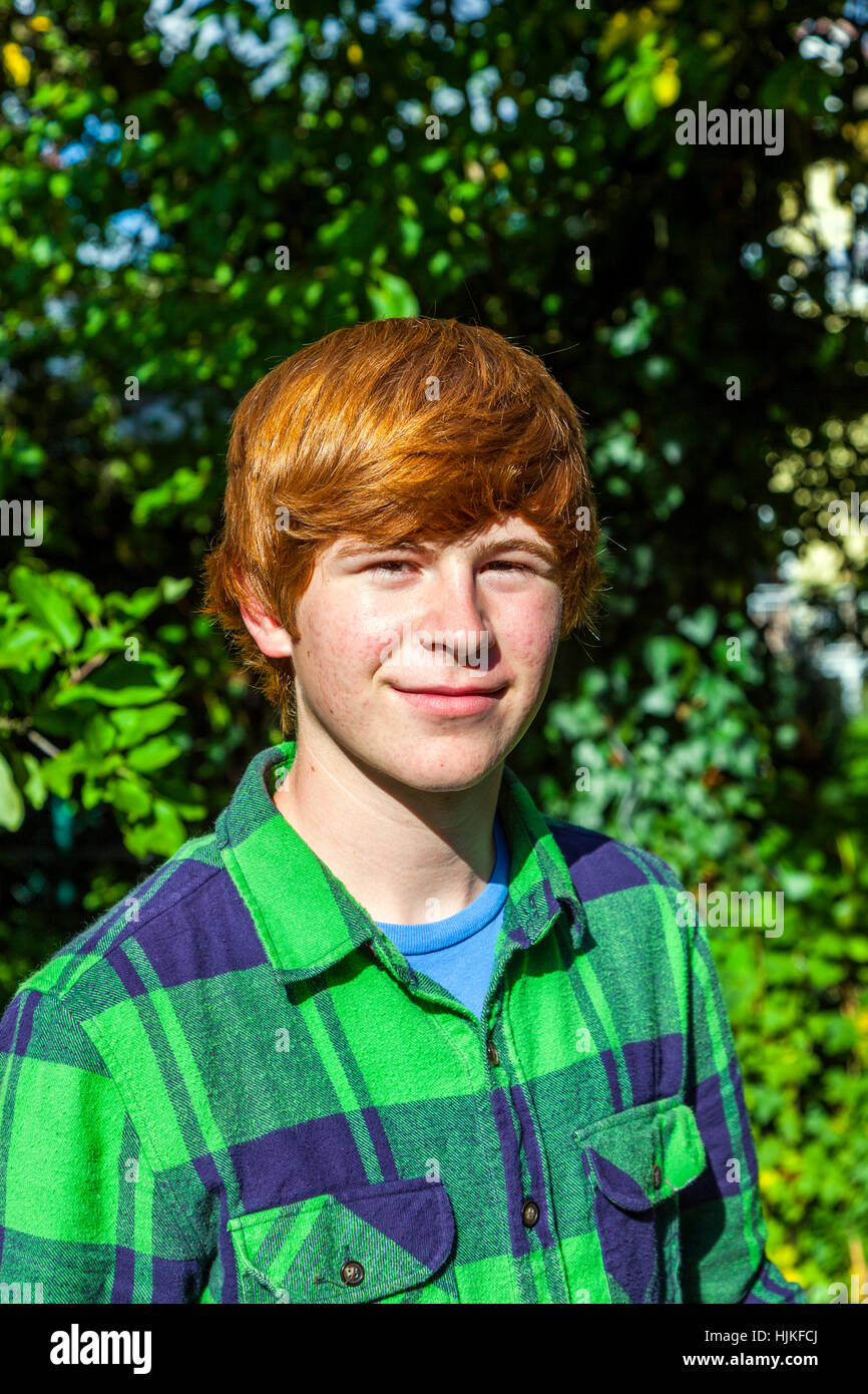 Teen being kind to child hi-res stock photography and images - Alamy