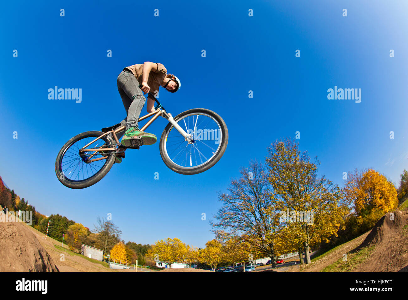 teen, park, person, spring, bouncing, bounces, hop, skipping, frisks ...