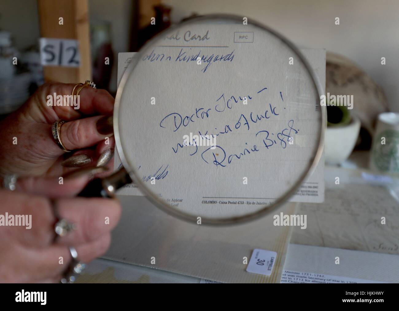 000 signatures famous historical figures hi-res stock photography and ...