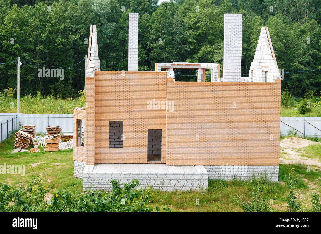 Brick walls unfinished construction hi-res stock photography and images ...