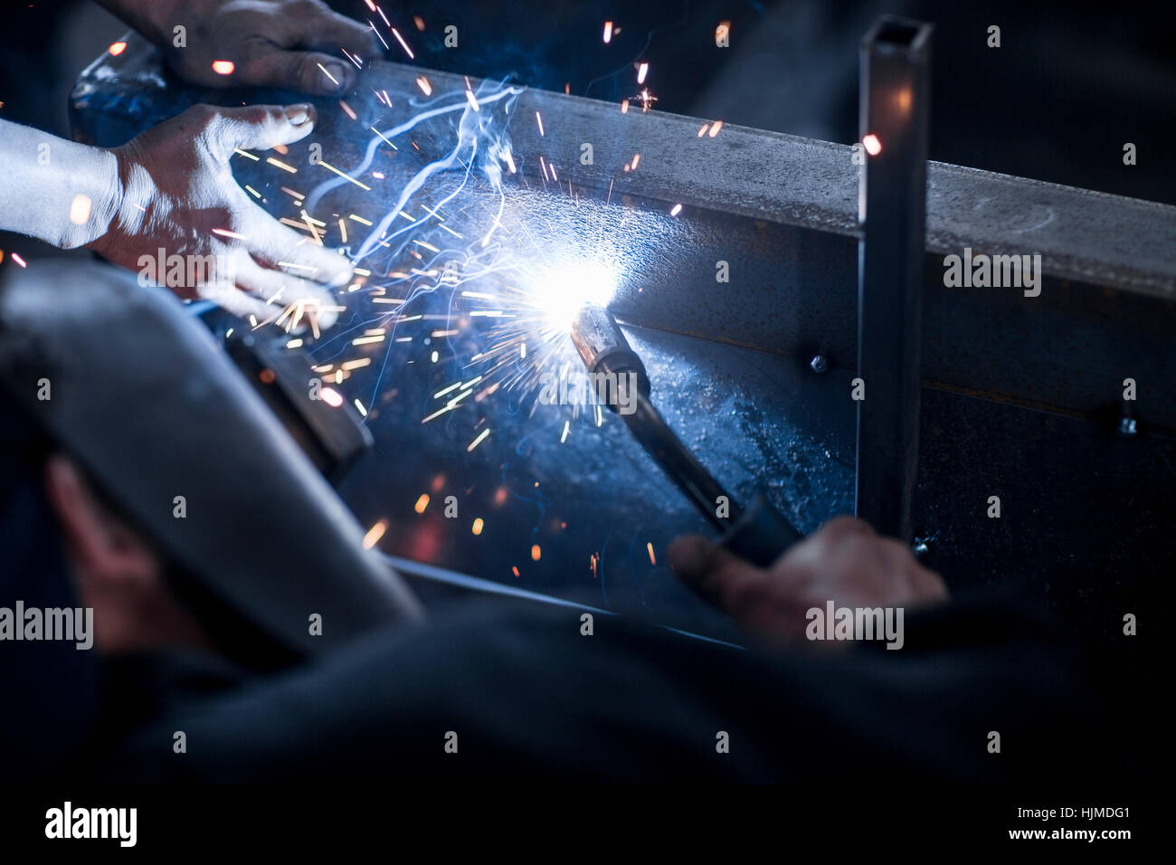 Welders working with torch hi-res stock photography and images - Alamy