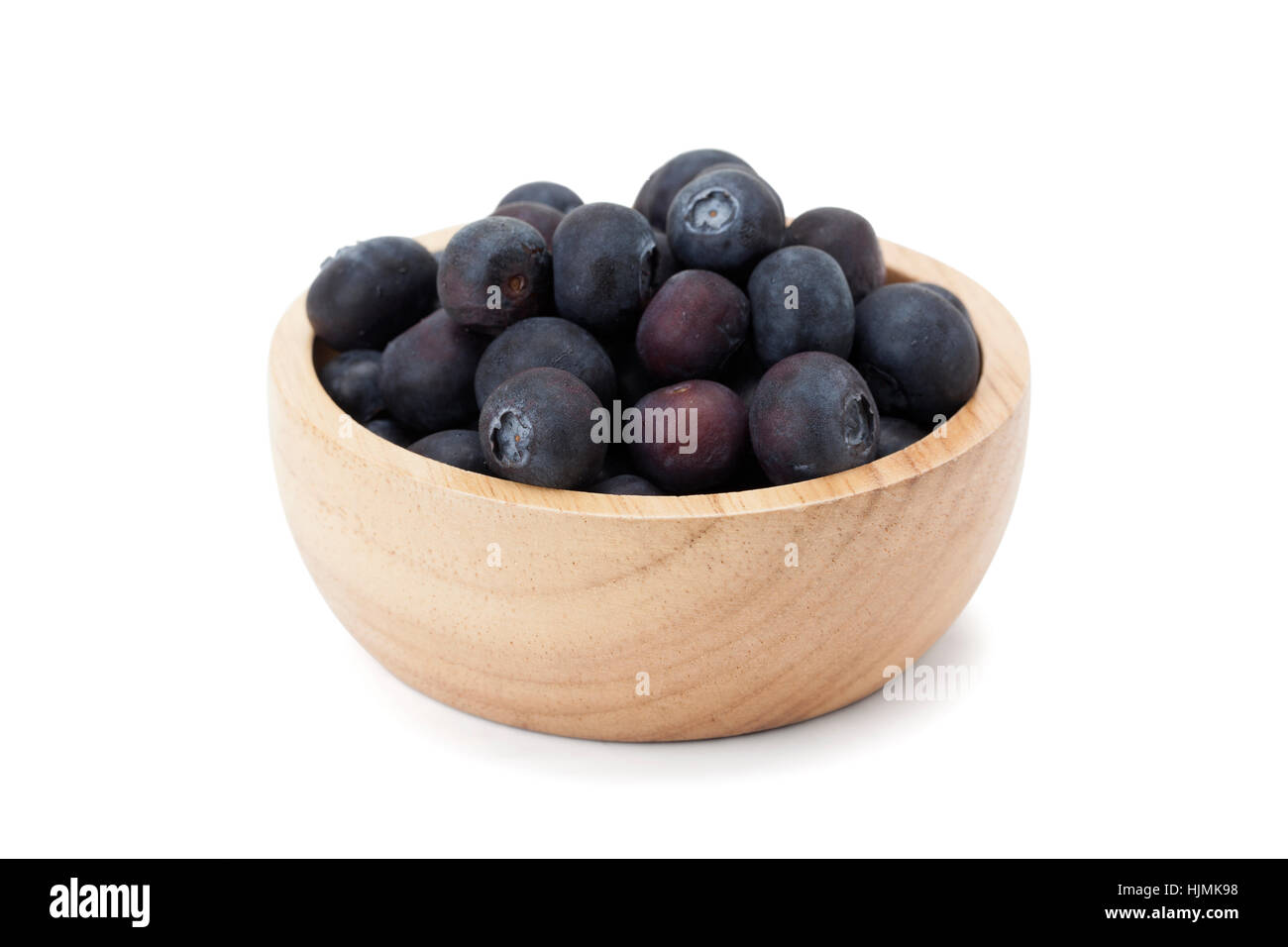 blueberry in wooden bowl isolated on white background with clipping ...