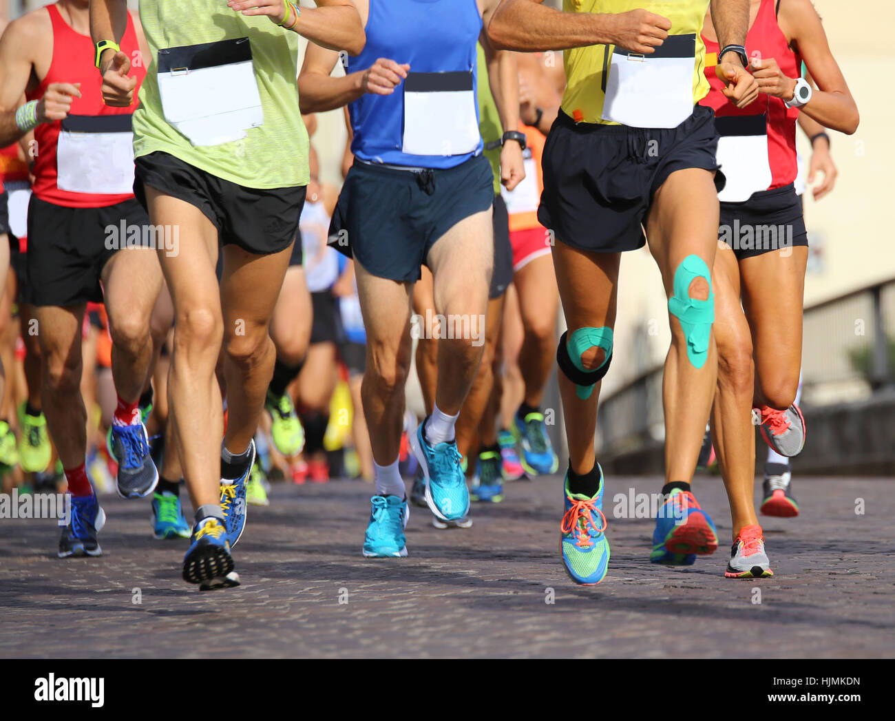 Sports crowding hi-res stock photography and images - Alamy