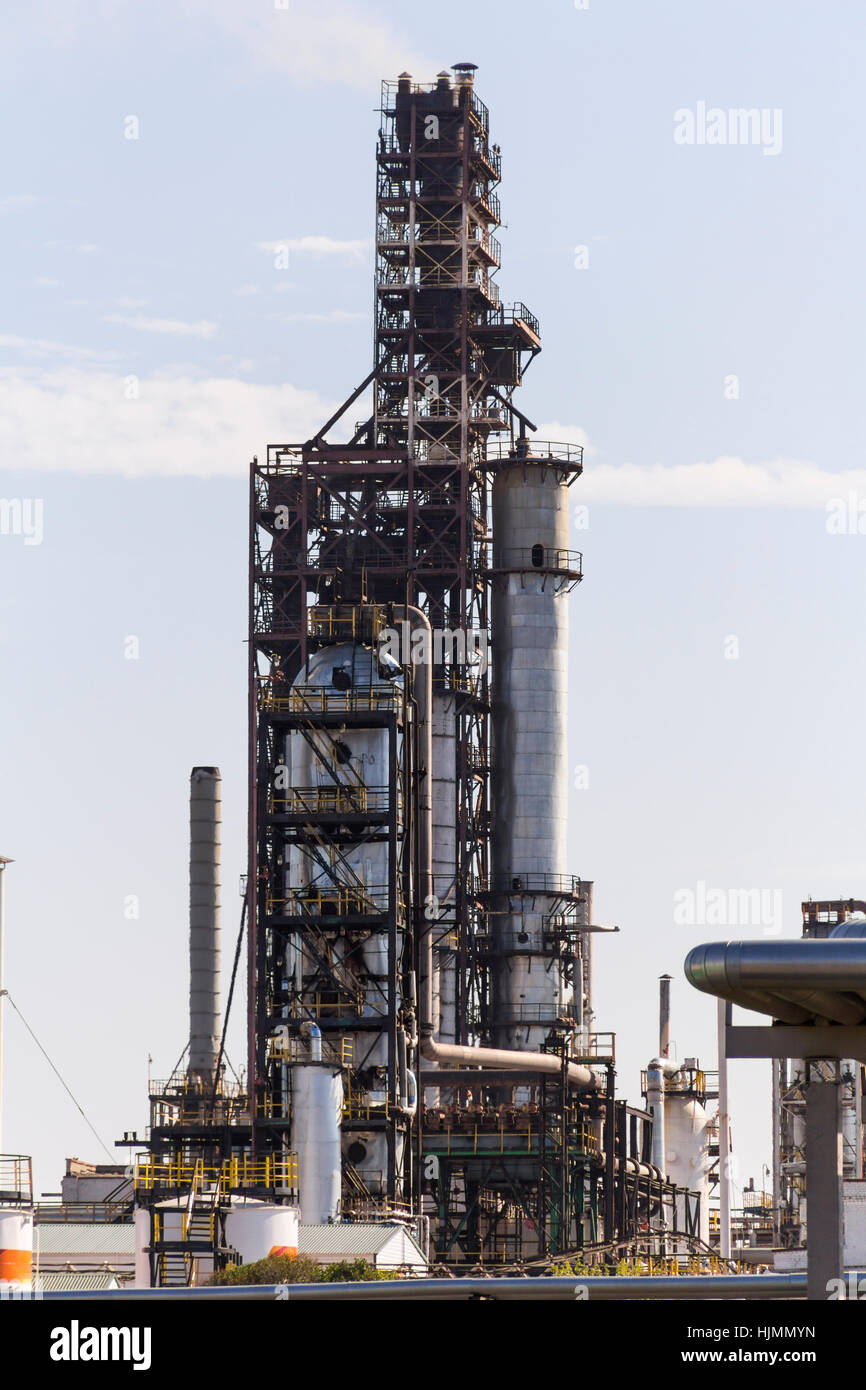 Industrial of refinery tower for making gasoline Stock Photo - Alamy