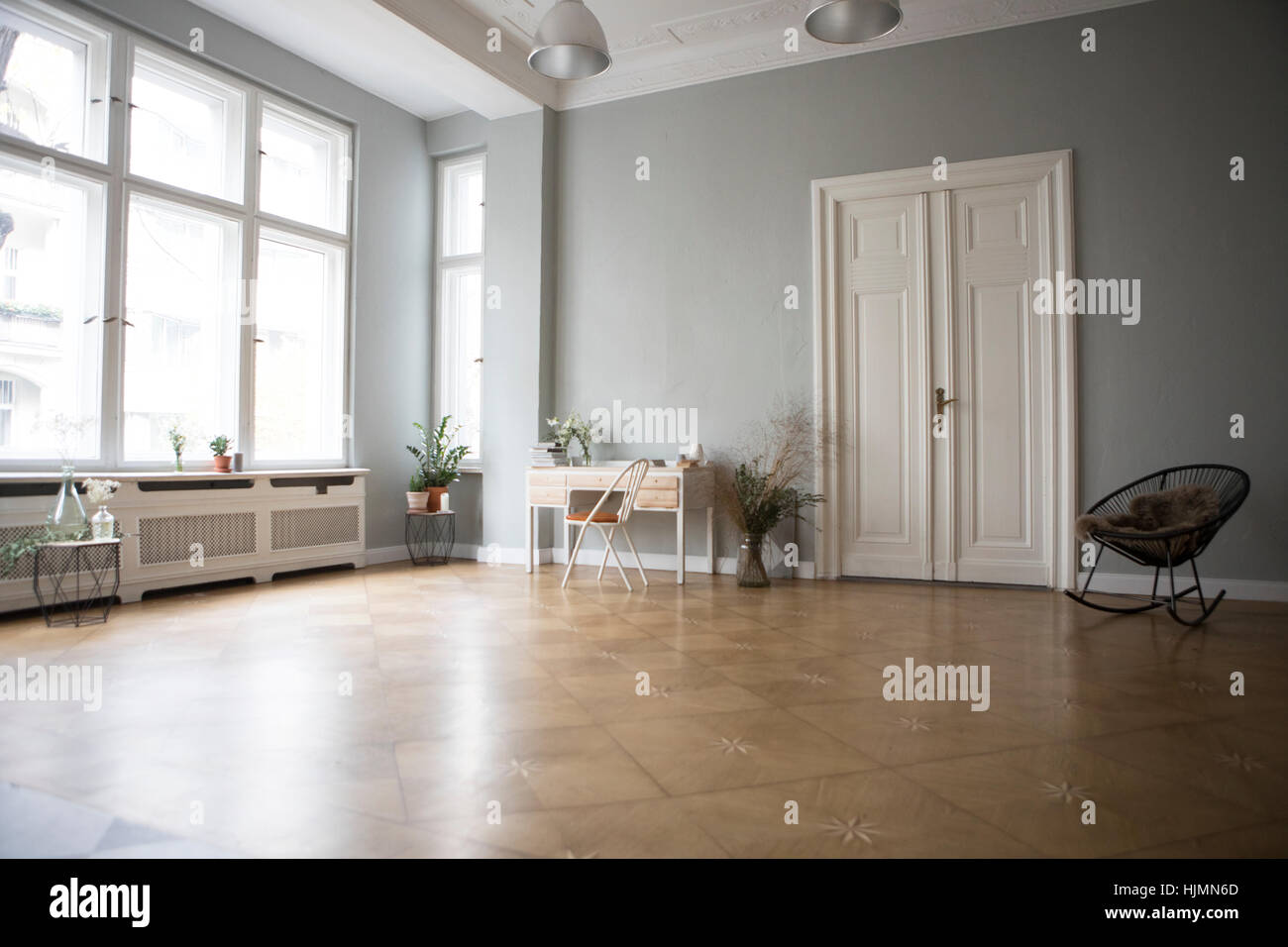 Sparse living room hi-res stock photography and images - Alamy