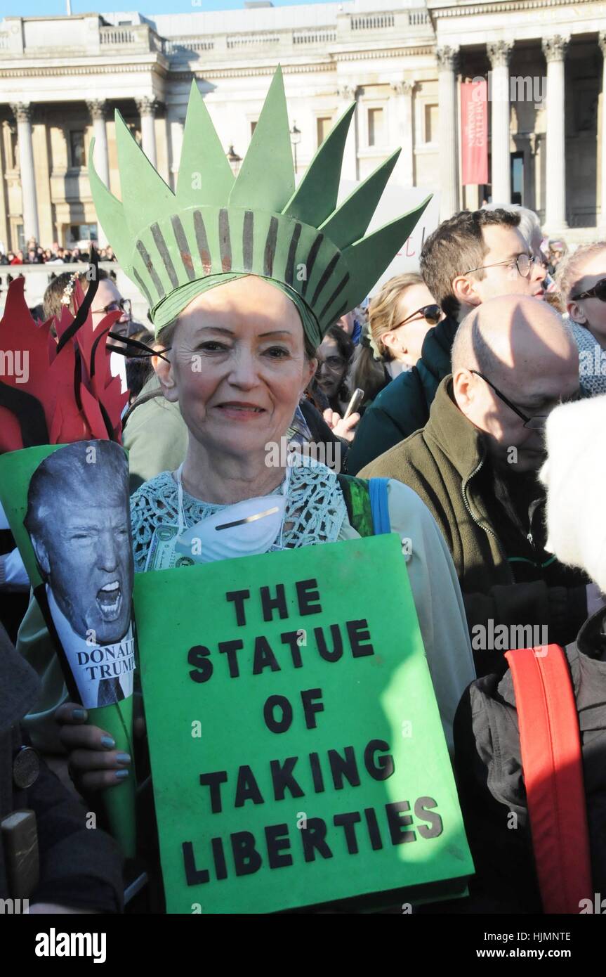 Feminists at statue of liberty hi-res stock photography and images - Alamy