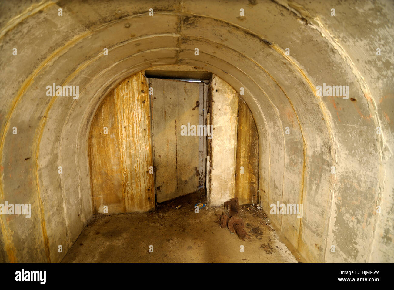 Kenley Aerodrome, Interior of a blast pen bunker Stock Photo - Alamy