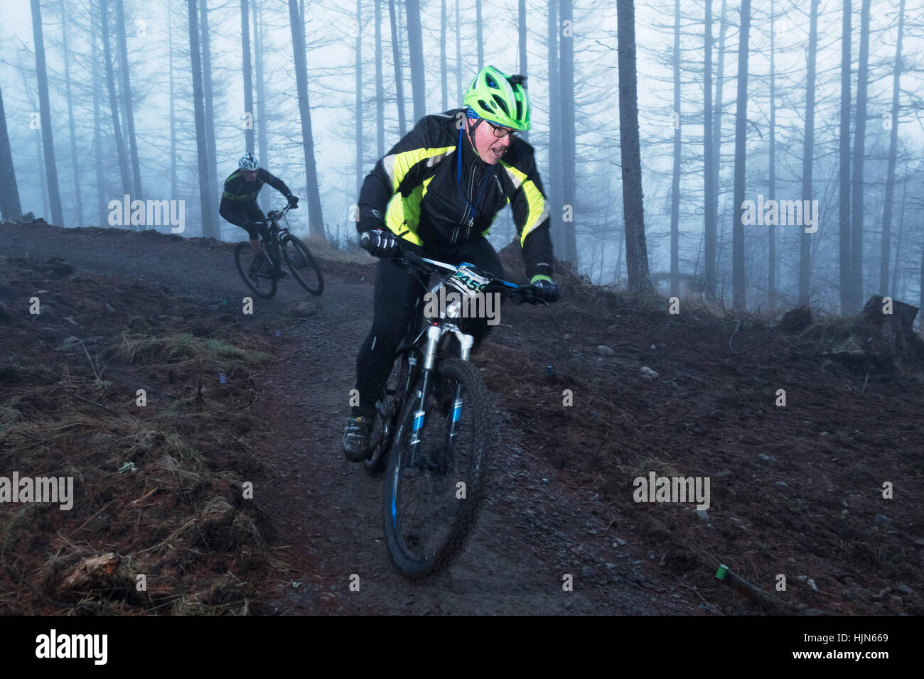 Contestants tough it out in the 2017 Strathpuffer race in the Scottish ...