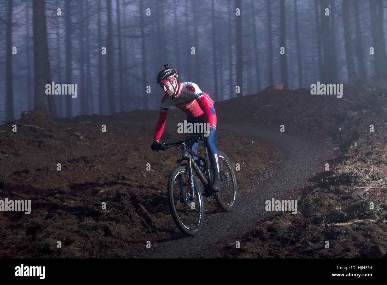 Contestants tough it out in the 2017 Strathpuffer race in the Scottish ...