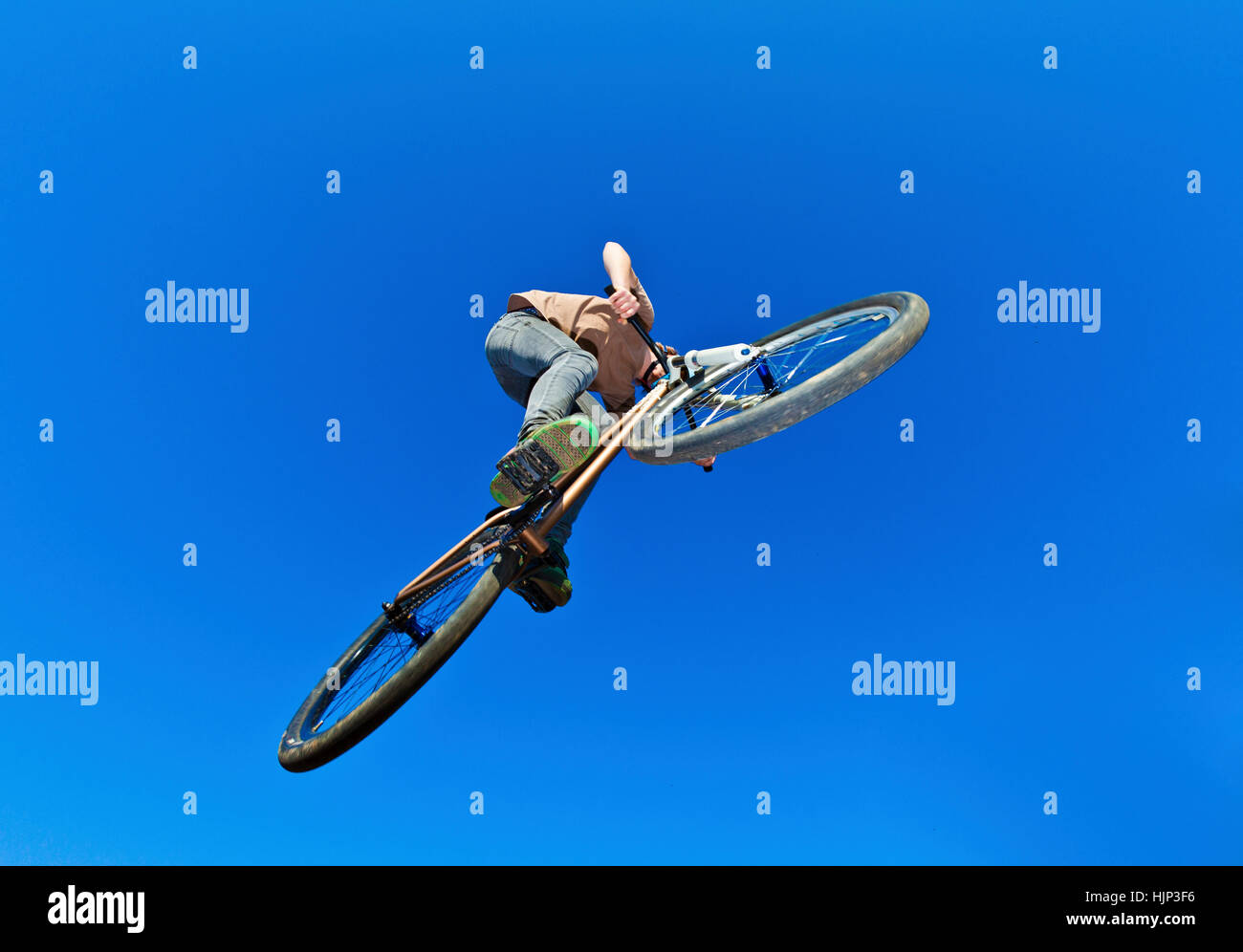 spring, bouncing, bounces, hop, skipping, frisks, jumping, jump, bike ...