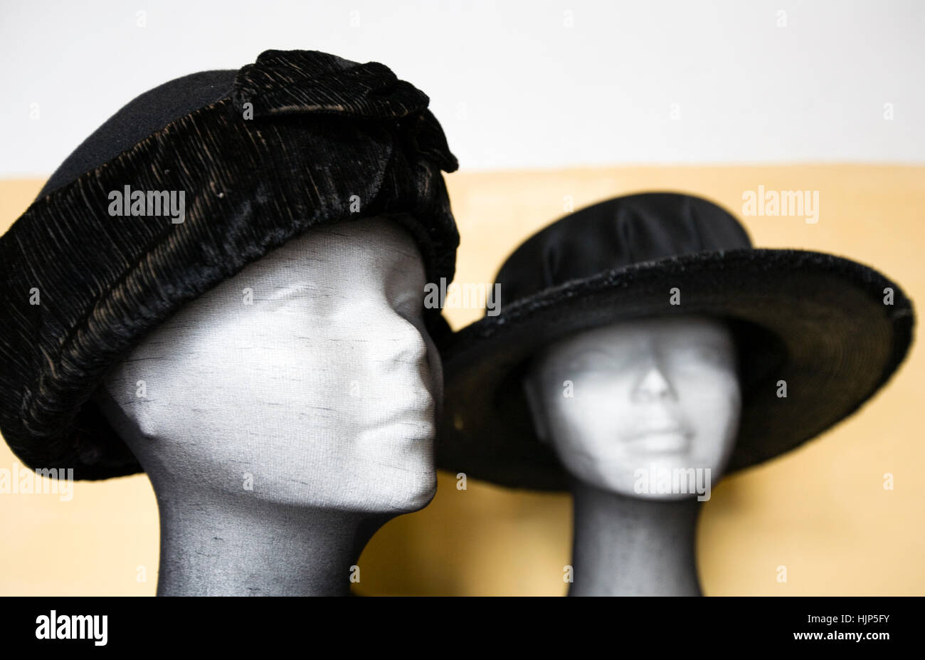 Holland traditional hat hi-res stock photography and images - Alamy