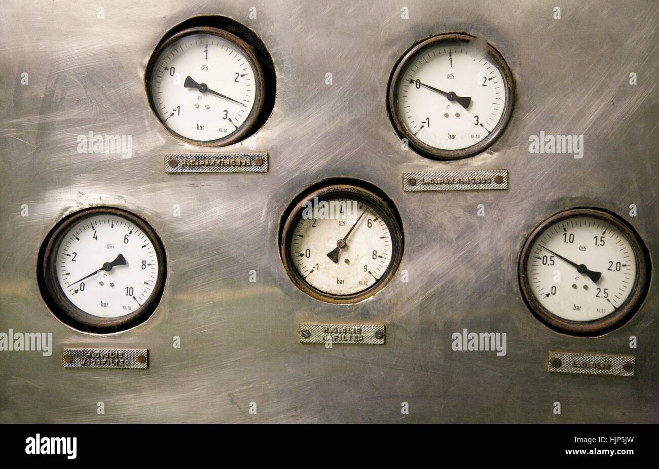 Antique broken clock hi-res stock photography and images - Alamy