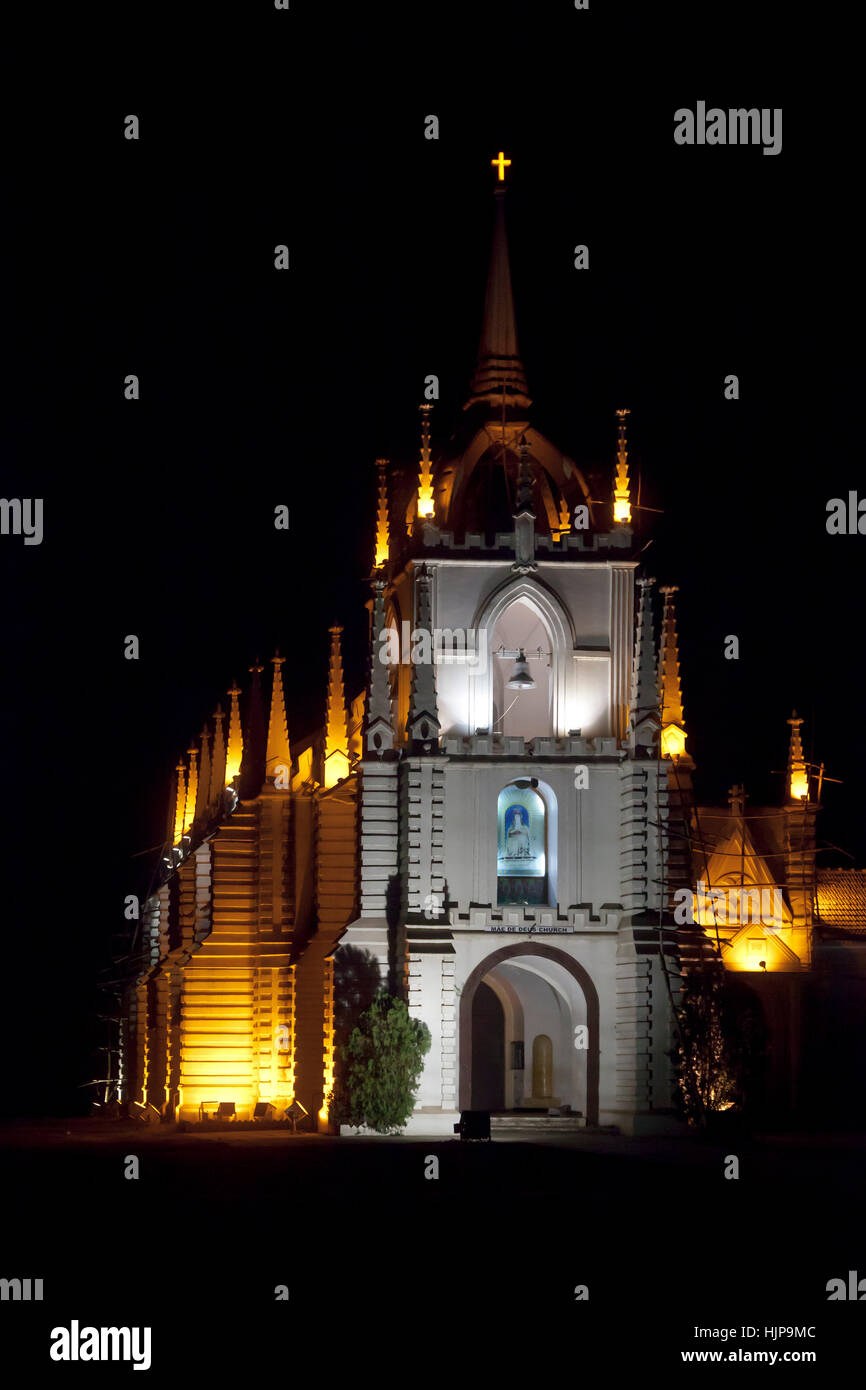religion, church, night, nighttime, shot, scene, location, site, lap ...